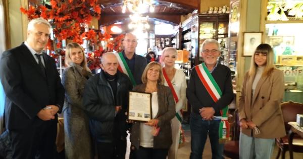 Consegnata alla “Caffetteria Arione” la formella che ricorda la felice ...